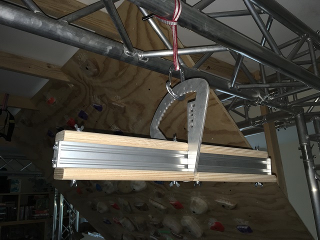 Cliffhanger Hangboard